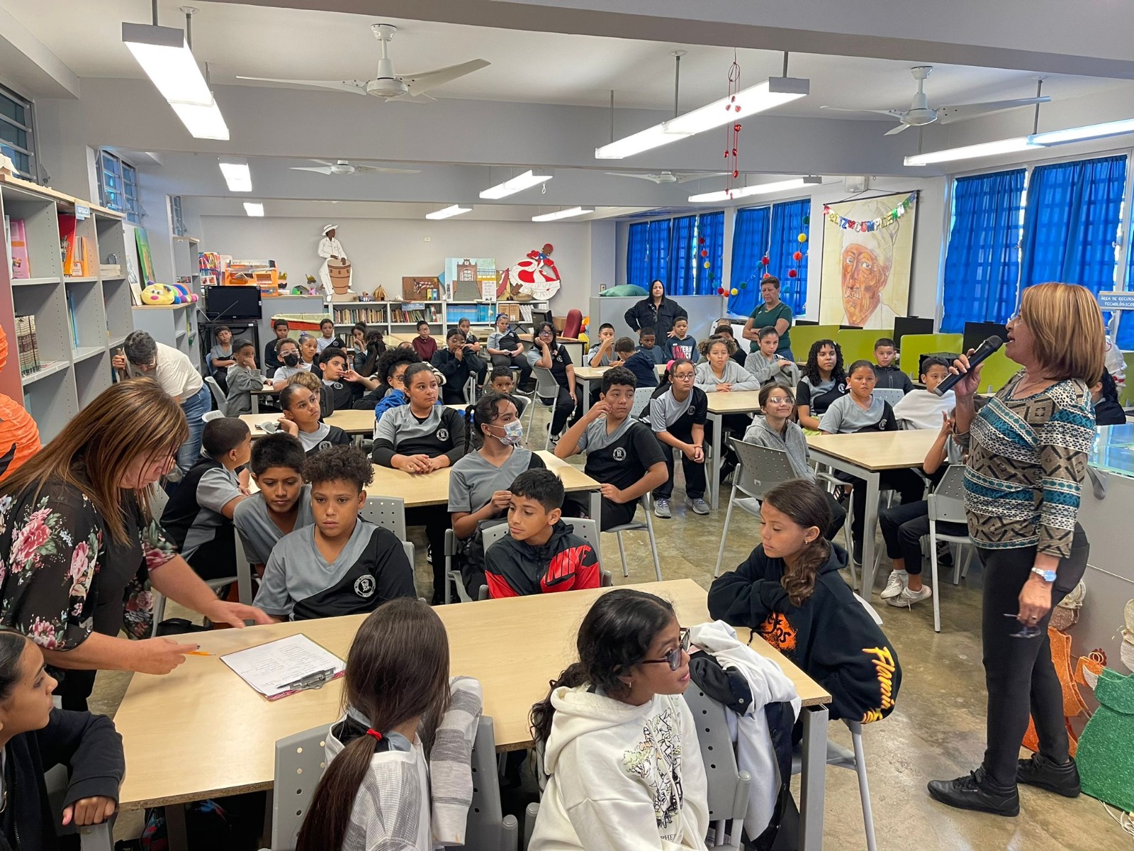 Más de un centenar de niños y niñas de la escuela elemental Rafael ...